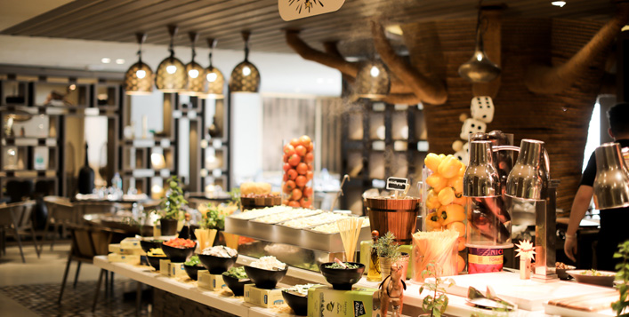 Iftar Buffet 2021 at Radisson Blu Hotel, Dubai Deira Creek for AED 99 ...