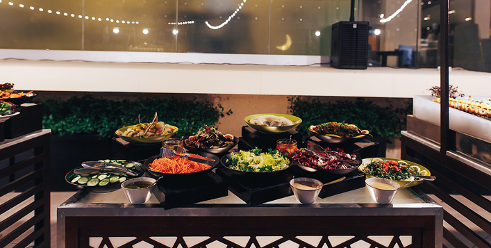 Grand Iftar Buffet at Radisson Blu Hotel Dubai Deira Creek From AED 89 ...