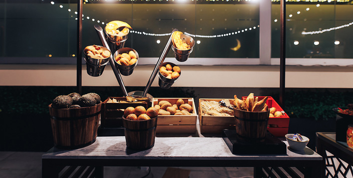 Grand Iftar Buffet at Radisson Blu Hotel Dubai Deira Creek From AED 89 ...