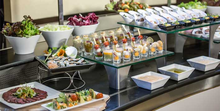 4* National Day Emirati Brunch Feast | Cobone Offers
