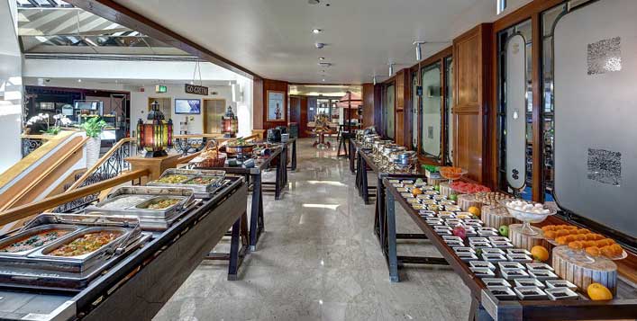 Easter Deals and Special Offers at Radisson Blu Hotel Deira Creek ...